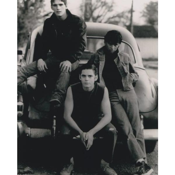 約20.3x25.4cmのサイズの写真です。直輸入品です。プリント紙はコダック、もしくはフジカラーです。