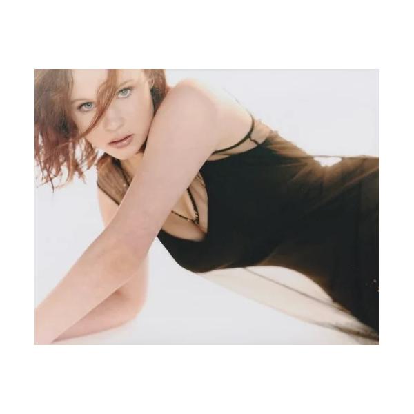 約20.3x25.4cmのサイズの写真です。直輸入品です。プリント紙はコダック、もしくはフジカラーです。