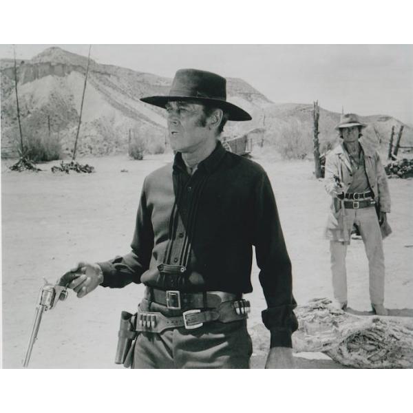 約20.3x25.4cmのサイズの写真です。直輸入品です。プリント紙はコダック、もしくはフジカラーです。