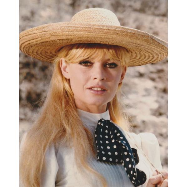 約20.3x25.4cmのサイズの写真です。直輸入品です。プリント紙はコダック、もしくはフジカラーです。