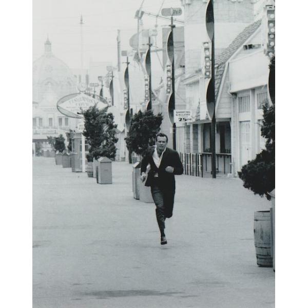 約20.3x25.4cmのサイズの写真です。直輸入品です。プリント紙はコダック、もしくはフジカラーです。