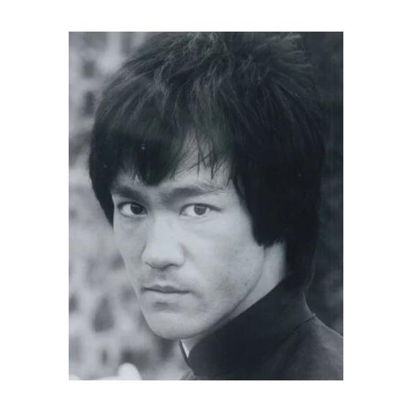 約20.3x25.4cmのサイズの写真です。直輸入品です。プリント紙はコダック、もしくはフジカラーです。