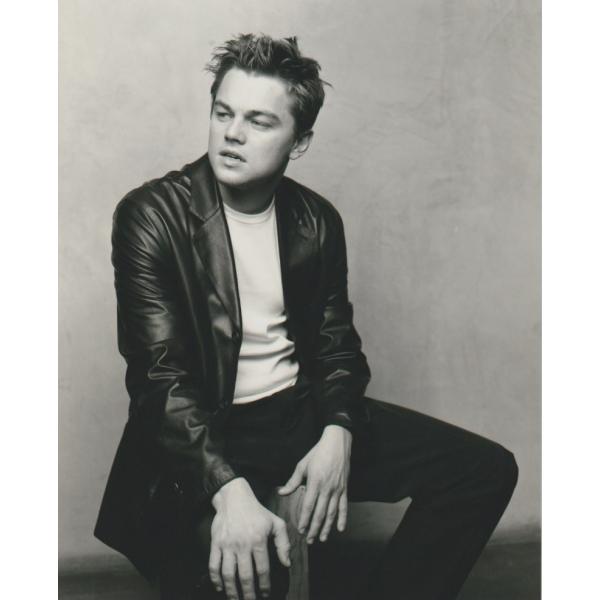 約20.3x25.4cmのサイズの写真です。直輸入品です。プリント紙はコダック、もしくはフジカラーです。