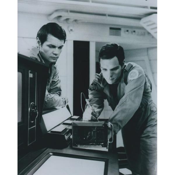 約20.3x25.4cmのサイズの写真です。直輸入品です。プリント紙はコダック、もしくはフジカラーです。