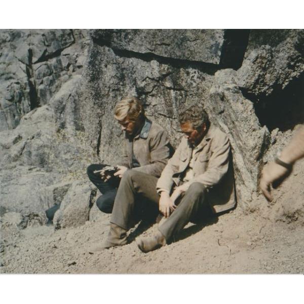 約20.3x25.4cmのサイズの写真です。直輸入品です。プリント紙はコダック、もしくはフジカラーです。