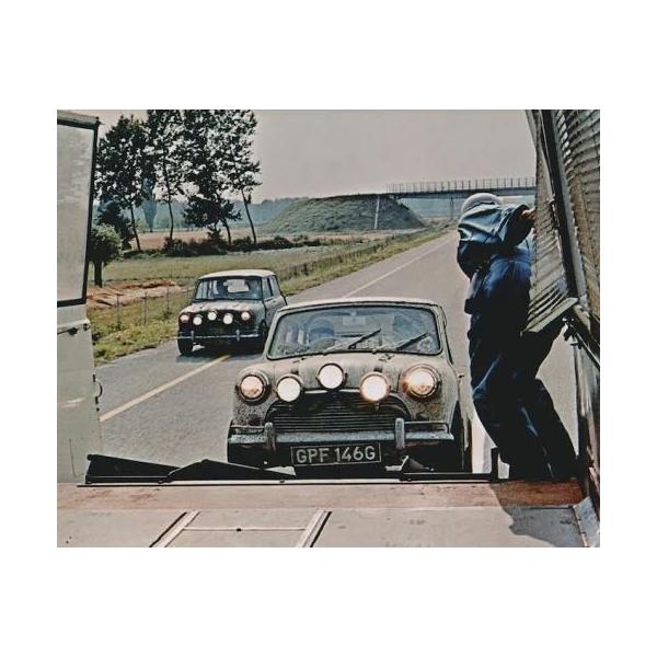 約20.3x25.4cmのサイズの写真です。直輸入品です。プリント紙はコダック、もしくはフジカラーです。