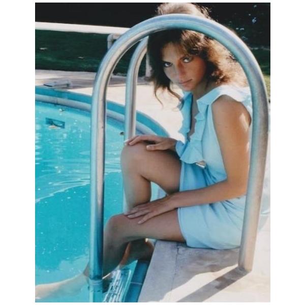 約20.3x25.4cmのサイズの写真です。直輸入品です。プリント紙はコダック、もしくはフジカラーです。