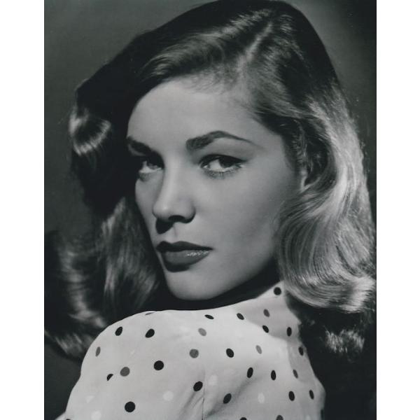 約20.3x25.4cmのサイズの写真です。直輸入品です。プリント紙はコダック、もしくはフジカラーです。