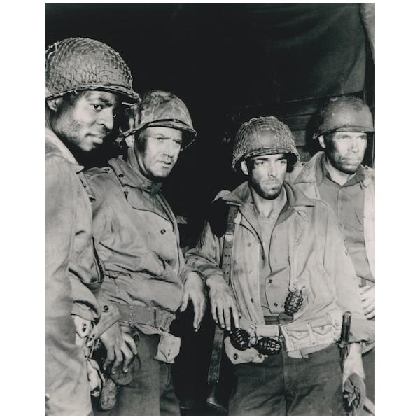 約20.3x25.4cmのサイズの写真です。直輸入品です。プリント紙はコダック、もしくはフジカラーです。