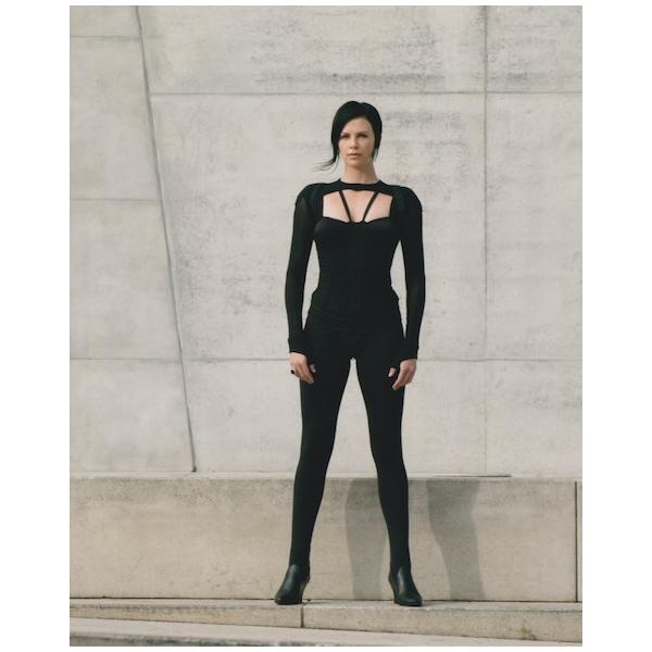 約20.3x25.4cmのサイズの写真です。直輸入品です。プリント紙はコダック、もしくはフジカラーです。