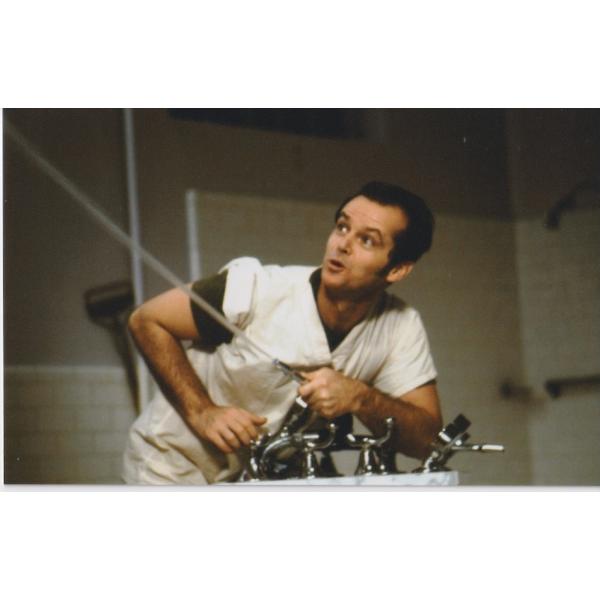 輸入品です。カードサイズで約8.5 x 5.4cmです。フジカラーの写真プリント紙です。