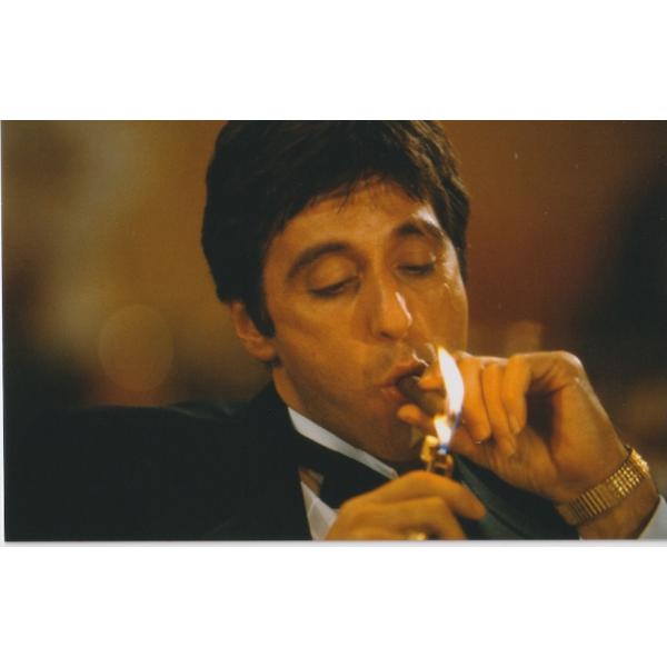 輸入品です。カードサイズで約8.5 x 5.4cmです。フジカラーの写真プリント紙です。