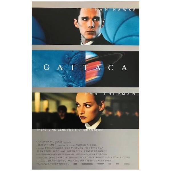 この小型ポスターは、英国からの輸入品で、映画ファンにとって魅力的なアイテムです。サイズは約28 x 43.5cmで、飾りやすい手頃な大きさです。写真プリント紙に印刷されており、色褪せや劣化に強いのが特徴です。発送時には丸めずに平らな状態でダ...