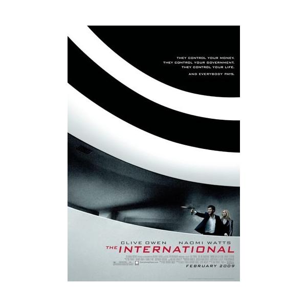 約43.5x28cmの小ぶりなサイズのポスターです。