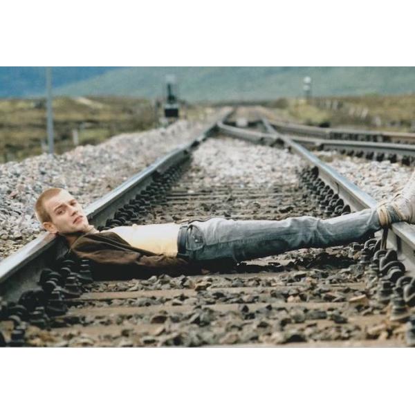 約30.4x20.2cmのほぼA4サイズのポスターです。フジの写真プリント紙に印刷されています。輸入品です。