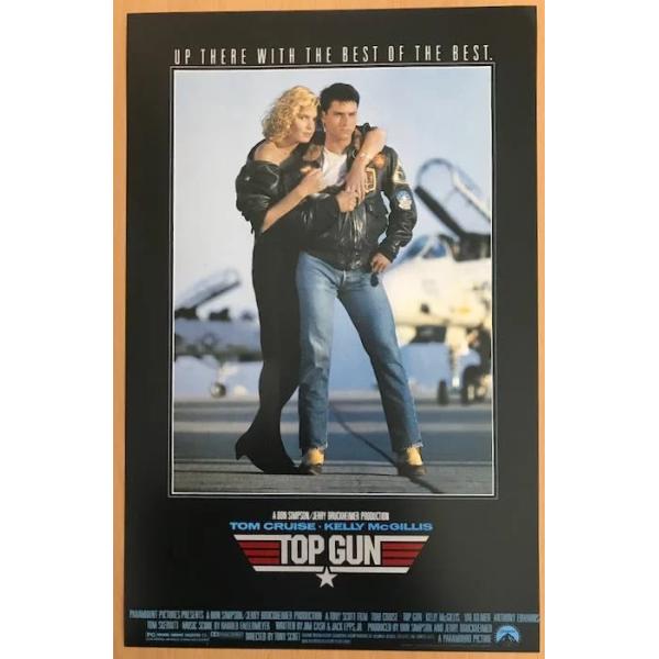 【発売日：2026年05月25日】予約締め切り後、3、4週間後に発送予定です。この「中判ポスター写真」は特別なサイズの特注品です。約60.5x41cmのサイズは、ほどよいサイズで飾りやすく、部屋のインテリアとしてもインパクトじゅうぶんの大き...