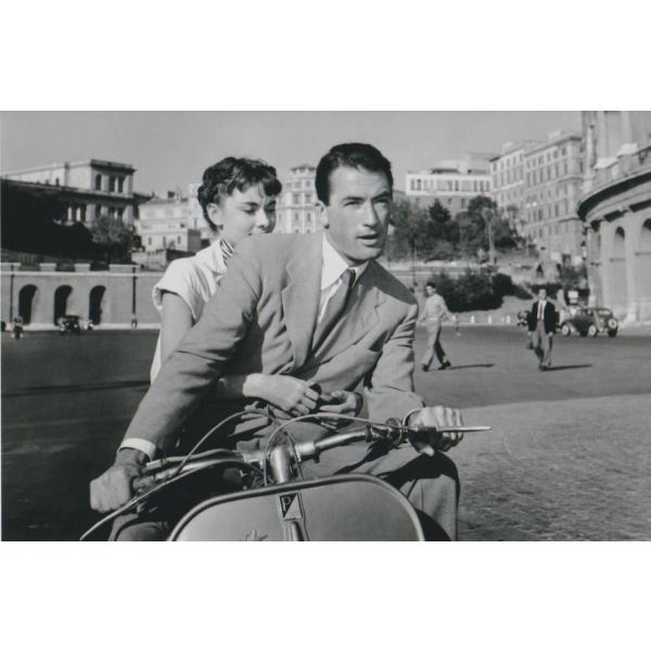 サイズにご注意ください。はがきサイズの写真です。(約15.8 x10.1cm)輸入品です。プリント紙はコダック、もしくはフジカラーです。