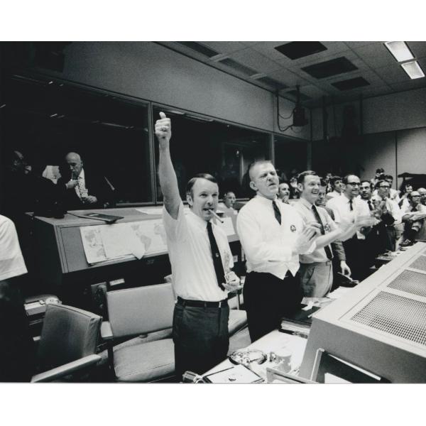 約20.3x25.4cmのサイズの写真です。直輸入品です。プリント紙はコダック、もしくはフジカラーです。