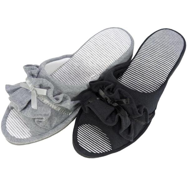 ヒールスリッパ フリル リボン ニット ヒール高4cm ブラックグレー【サイズ】Мサイズ（外寸/約23.5cm）【材　質】表地/ニット（ポリエステル）　スリッパ底/EVA【カラーバリエーション】ブラック/グレー【発送サイズ】ミニ　何足お買い...