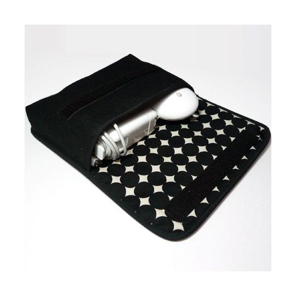 マウスやACアダプタなどのノートPCアクセサリを収納できる布製アダプタケースです。 レッツノートケース, VAIOケース, MacBook Proケースなどとお揃いのカラー・柄であわせることができます。 表地は手触りのよいオックス、裏地は柄...