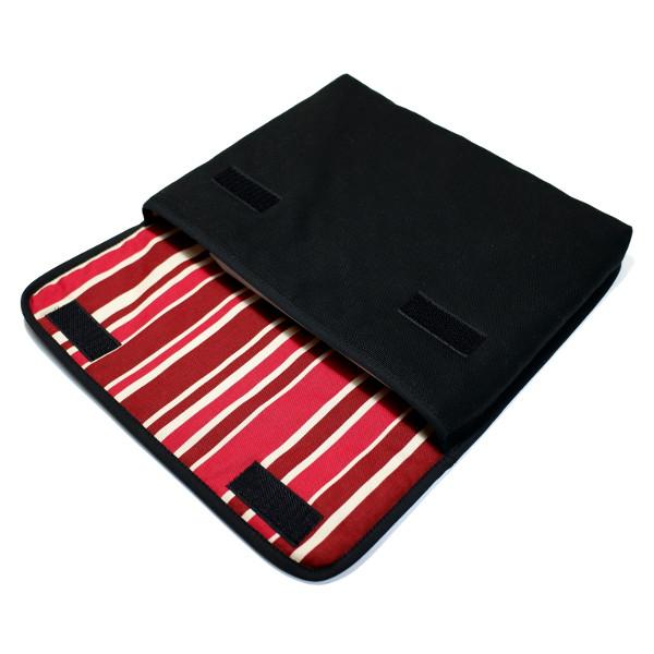 iPad(A16) をiPad Magic Keyboad Folio、Apple Pencil を装着したまま収納できるiPadケースです。また、iPad Smart Folioや側面〜背面を覆うタイプの他社製クリアケースを装着した状態で...