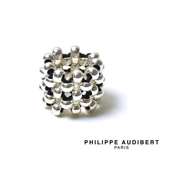 丸みを帯びたピューター銀メッキが煌めくボリューム感のあるデザインのリングです。1本でも十分な存在感を発揮。他のリングと重ねてもこなれ感たっぷりにスタイリングできます。【素材】真鍮・銀メッキ【サイズ】高さ：約1.6cm※オープンリングの為サイ...