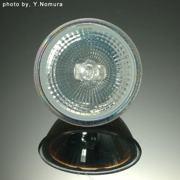 ハイパワーなローボルトハロゲン電球の発光部と反射鏡を再設計し、１灯あたり５Ｗの省電力化を実現。従来形から1000時間延長した定格寿命5000時間！！岩崎電気　アイ ダイクロクールハロゲンplus（プラス）　30W（50W形）　JR12V30...