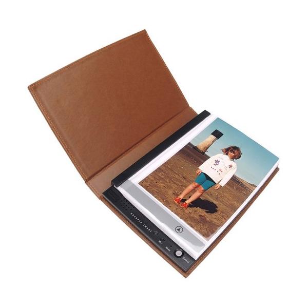【商品概要】【商品説明】説明Record a 10-second Message for each photo;Handsome leather-like cover;Flash memory preserves digital recor...