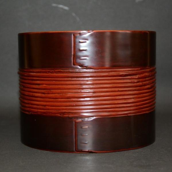 ＊商品サイズ　径13.5cm　高さ11cm （付属：木箱　陽斎さんの箱になります、展示会に出品の際、作品と箱が入れ替わったと思われます。）＊商品説明こちらの作品は鈴木光入さんの鮨桶建水です。中古品になります。色合い風合い共に素晴らしい作品で...