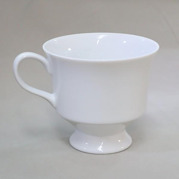 【特価商品】腰や高台の形が直線的な印象を作っている、コーヒー・紅茶兼用カップ。深さがあり、口が広がっているので、お飲み物を色や香りも一緒にたっぷり楽しめます。底面にも釉薬がかかっており、滑りがよく、テーブルを傷つけにくくなっています。普段使...