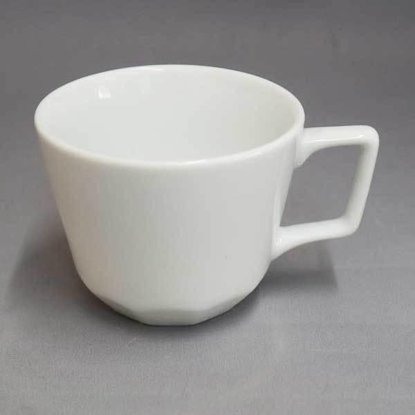デミタス　色　：白サイズ：口径6.7cm×高さ5.4cm、持ち手込み幅8.7cm重　量：85g容　量：満水時110cc素　材：磁器生産国：日本　美濃焼仕　様：電子レンジ可・食器洗浄機可この商品は、アウトレット商品です。ご検討の際は、当店の「...