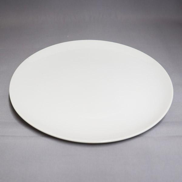 メタ皿　色　：白サイズ：直径19.8cm×高さ1.7cm重　量：310ｇ素　材：陶磁器生産国：日本　美濃焼仕　様：電子レンジ可・食器洗浄機可この商品は、アウトレット商品です。ご検討の際は、当店の「アウトレット商品について」にも必ずお目通しく...