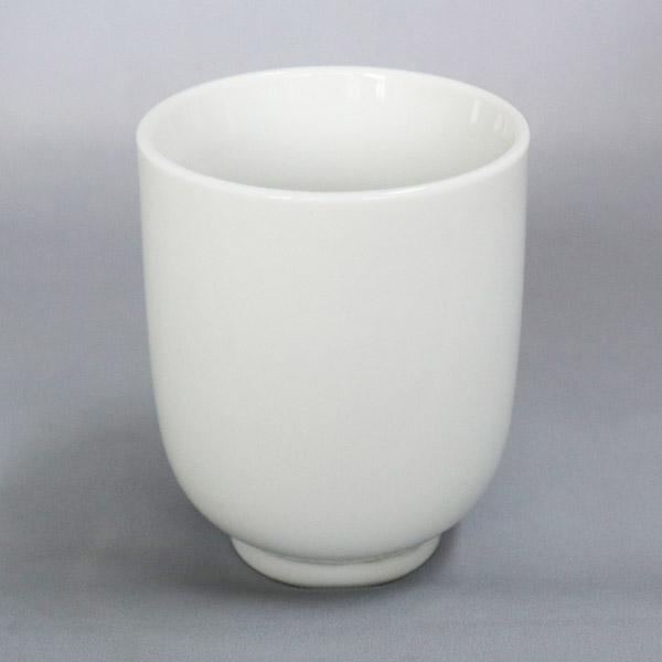 湯のみ　色　：白サイズ：直径6.8cm×高さ8.2cm重　量：170ｇ容　量：満水時190cc素　材：陶磁器生産国：日本　美濃焼仕　様：電子レンジ可・食器洗浄機可この商品は、アウトレット商品です。ご検討の際は、当店のアウトレット商品に関する...