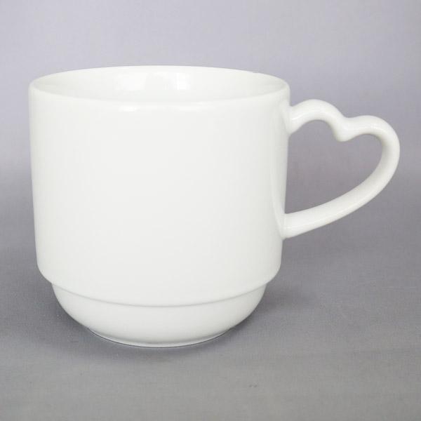 マグカップ　色　：白色サイズ：口径8.7cm×高さ8.3cm、持ち手込み幅12.5cm重　量：290g容　量：満水時330cc素　材：陶磁器生産国：日本　美濃焼仕　様：電子レンジ可・食器洗浄機可この商品は、アウトレット商品です。ご検討の際は...