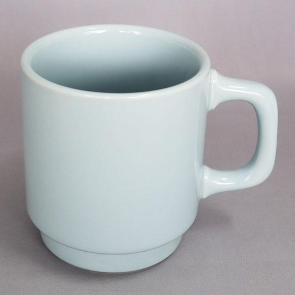 マグカップ　色　：水色サイズ：口径8.1cm×高さ9.2cm、持ち手込み幅11.6cm重　量：290g容　量：満水時330cc（サイズ・重量・容量表示で多少の誤差はご了承下さい）素　材：陶磁器生産国：日本　美濃焼仕　様：電子レンジ可・食器洗...