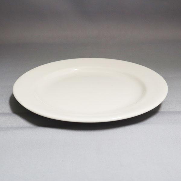 リム皿　色　：白サイズ：直径16.8cm×高さ1.8cm重　量：220ｇ素　材：陶磁器生産国：日本　美濃焼仕　様：電子レンジ可・食器洗浄機可この商品は、アウトレット商品です。ご検討の際は、当店の「アウトレット商品について」にも必ずお目通しく...