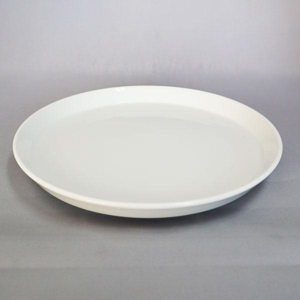 切立皿　色　：白サイズ：直径19.4cm×高さ2.3cm重　量：380ｇ素　材：陶磁器生産国：日本　美濃焼仕　様：電子レンジ可・食器洗浄機可この商品は、アウトレット商品です。ご検討の際は、当店の「アウトレット商品について」にも必ずお目通しく...