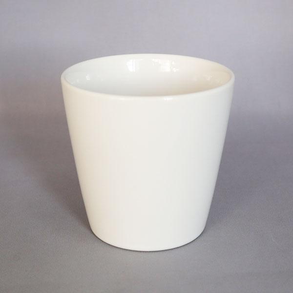 カップ　色　：白サイズ：直径7.8cm×高さ7.8cm重　量：150ｇ容　量：満水時210cc素　材：陶磁器生産国：日本　美濃焼仕　様：電子レンジ可・食器洗浄機可この商品は、アウトレット商品です。ご検討の際は、当店のアウトレット商品に関する...