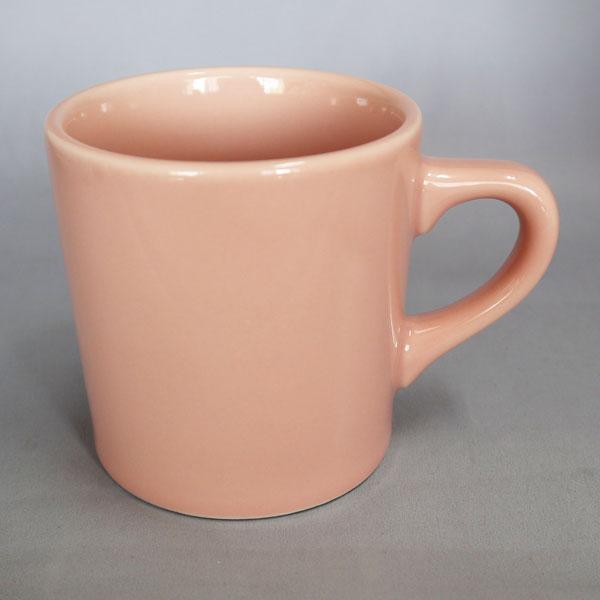 マグカップ　色　：ピンクサイズ：口径8.9cm×高さ9.1cm、持ち手込み幅12.4cm重　量：330ｇ容　量：満水時360cc（サイズ・重量・容量表示で多少の誤差はご了承下さい）素　材：陶磁器生産国：日本　美濃焼仕　様：電子レンジ可・食器...