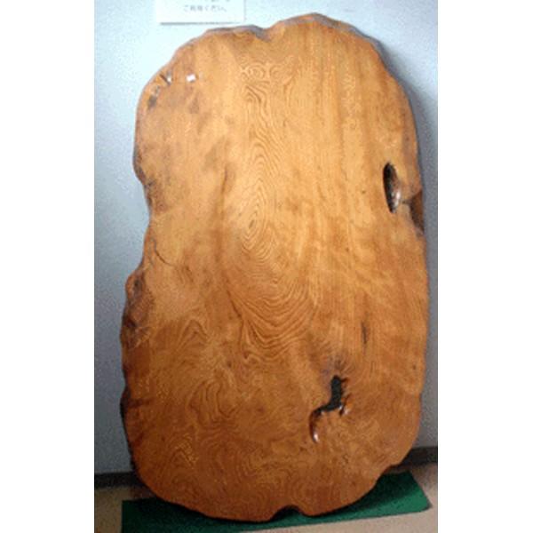 厳選された屋久杉を使用しました。