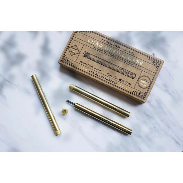 ・本製品の素材には真鍮が使われております。そのため入荷のタイミングによっては新品であっても黒ずみや緑青（ろくしょう）が発生している場合もございますが、不良品ではございませんのであらかじめご了承ください。０．５ｍｍ芯１０本入パッケージ：紙箱入...