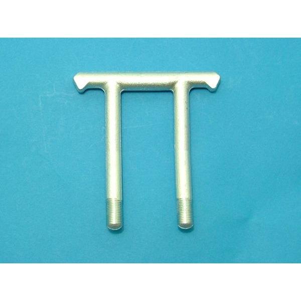 材質//スチール鍛造寸法//幅：110×内寸長さ：約100mm、ピッチ：50mm、径：φ12、重量：0.29kg寸法図//画像よりご確認下さい表面処理//三価メッキ仕様//※ナットは付属しておりません※3010038　ナット 三種 12mm...