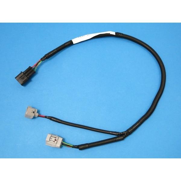 仕様//ふそう中型2015年型以降用(バックランプ一体型の純正テール用)、左右兼用※1台に2本必要です※本製品は、ふそう中型2015年型以降でバックランプ一体式（後退灯一体式）の純正テールランプが使用されている車両に適合する変換ハーネスです...