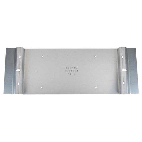 材質//ZAM（鉄製）寸法//高さ：240×幅：680×厚み：22.95(51)mm（ナンバーランプ取付時）、板厚：3.2mm、重量：4.43kg仕様//大型用、車検対応、横2灯仕様【商品説明】2020年6月15日以降に新規登録する車両には...