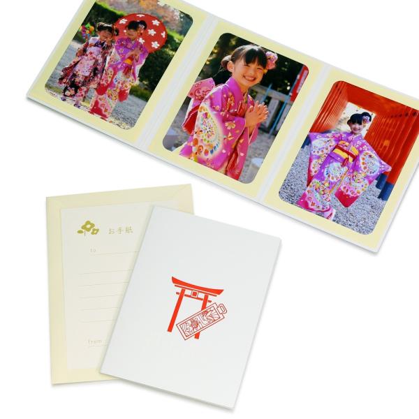 【基本仕様】Lサイズ収納、3ツ折3面（タテ・タテ・タテ） 【材質】表紙：紙（タント紙/100kg両面合紙）ポケット：紙（タント紙/100kg）メッセージカード：紙（マーメイド紙/115kg））封筒：紙（ボス紙/110kg） 【台紙厚さ】（折...