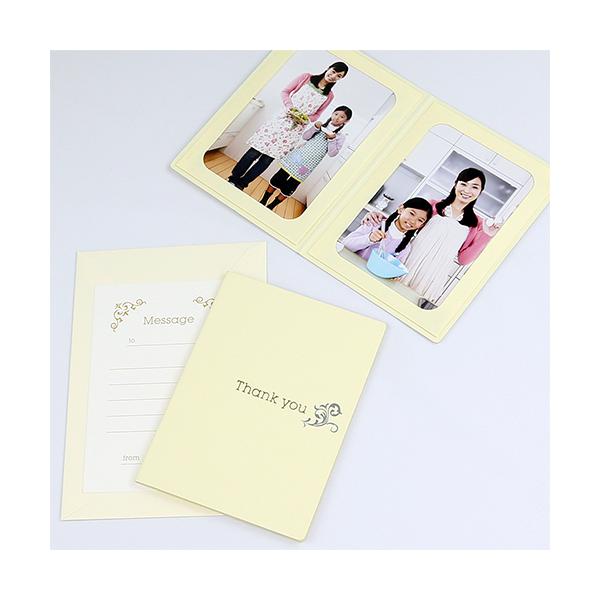 【基本仕様】2Lサイズ収納、2ツ折2面（タテ・タテ） 【材質】表紙：紙（タント紙/100kg両面合紙）ポケット：紙（タント紙/100kg）メッセージカード：紙（マーメイド紙/115kg））封筒：紙（ボス紙/110kg） 【台紙厚さ】（折りた...