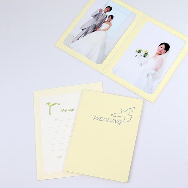 【基本仕様】Lサイズ収納、2ツ折2面（タテ・タテ） 【材質】表紙：紙（タント紙/100kg両面合紙）ポケット：紙（タント紙/100kg）メッセージカード：紙（マーメイド紙/115kg））封筒：紙（ボス紙/110kg） 【台紙厚さ】（折りたた...