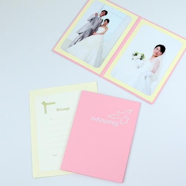 【基本仕様】Lサイズ収納、2ツ折2面（タテ・タテ） 【材質】表紙：紙（タント紙/100kg両面合紙）ポケット：紙（タント紙/100kg）メッセージカード：紙（マーメイド紙/115kg））封筒：紙（ボス紙/110kg） 【台紙厚さ】（折りたた...