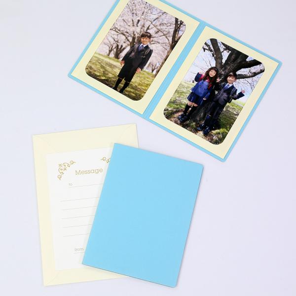 【基本仕様】Lサイズ収納、2ツ折2面（タテ・タテ） 【材質】表紙：紙（タント紙/100kg両面合紙）ポケット：紙（タント紙/100kg）メッセージカード：紙（マーメイド紙/115kg））封筒：紙（ボス紙/110kg） 【台紙厚さ】（折りたた...