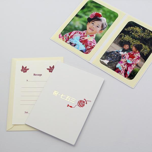 【基本仕様】はがきサイズ収納、2ツ折2面（タテ・タテ） 【材質】表紙：紙（タント紙/100kg両面合紙）ポケット：紙（タント紙/100kg）メッセージカード：紙（マーメイド紙/115kg））封筒：紙（ボス紙/110kg） 【台紙厚さ】（折り...